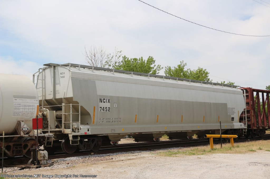 NCIX 7452