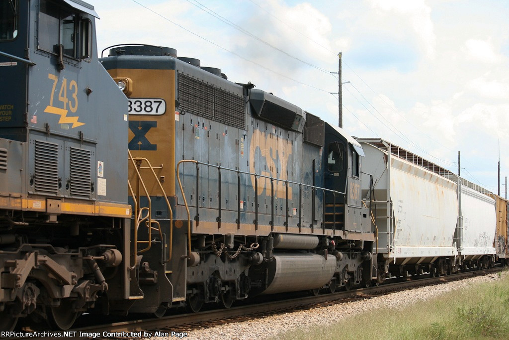 CSX SD40-2 8387