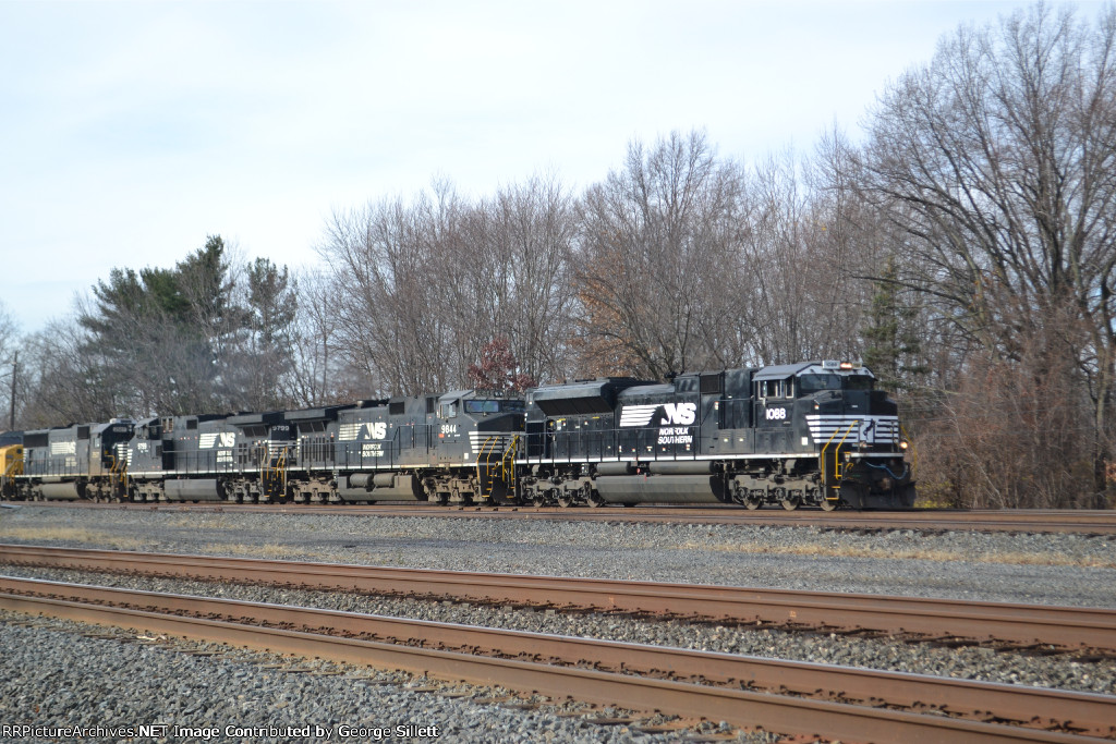 An eastbound NS power move.