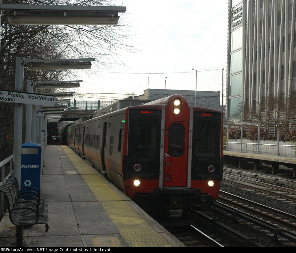 Metro North M8 Set passing Botanical Garden Station