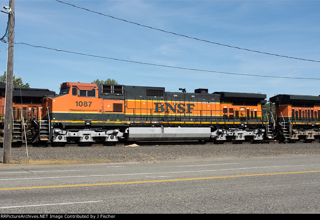 BNSF 1087