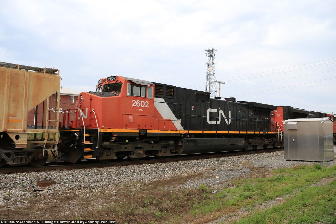 CN 2602 trails on NS 16t