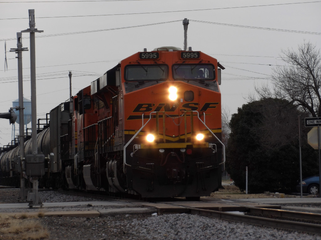 BNSF ES44AC 5995