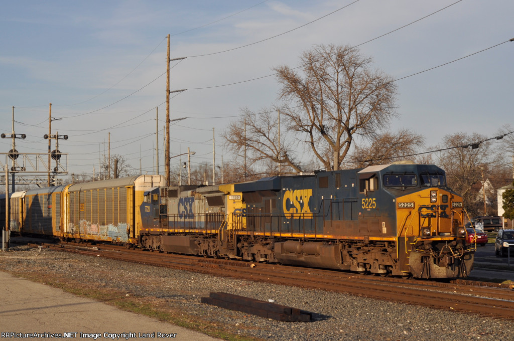 CSXT 5225 On CSX Q 241 Southbound