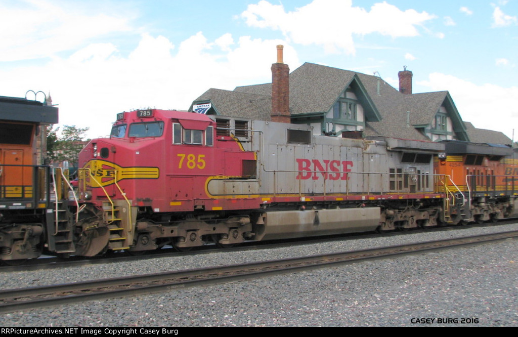 BNSF 785