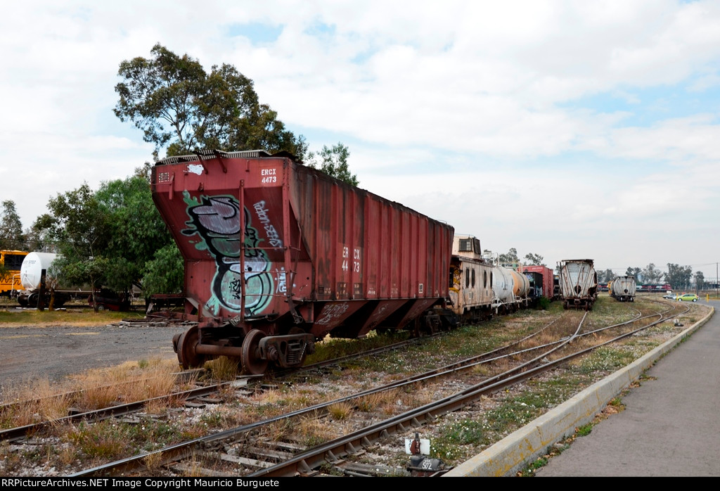ERCX Damaged Covered Hopper on the team track