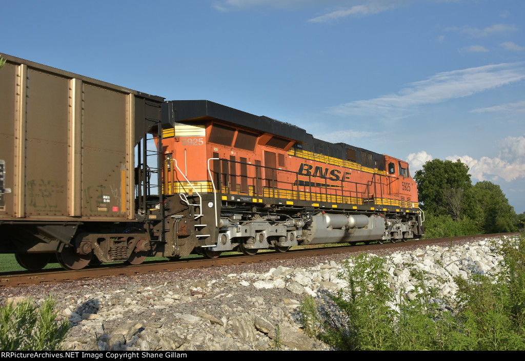 BNSF 5925