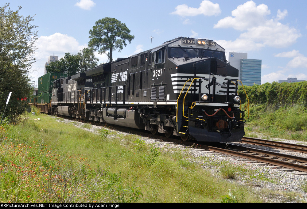 NS 3627 on NS 295