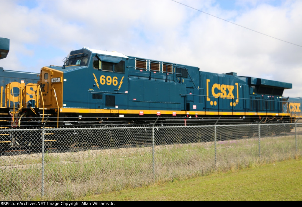 CSX 696