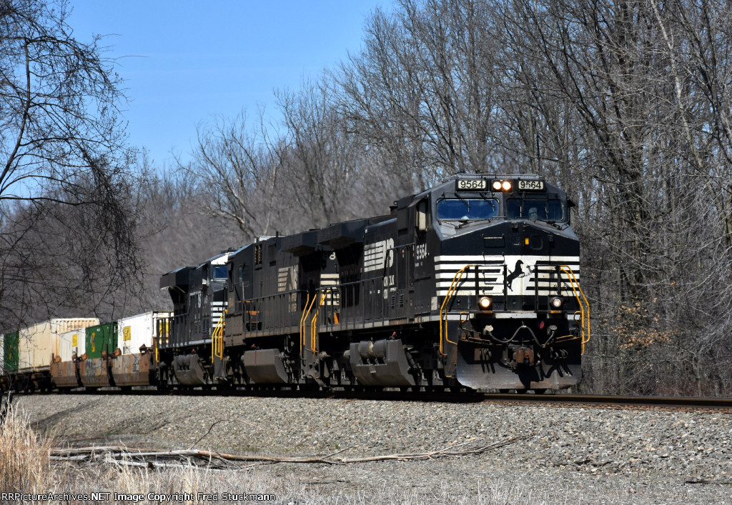 NS 9564 east.