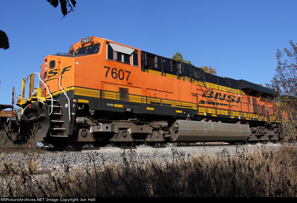 BNSF 7607