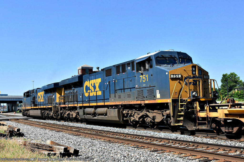CSX 751