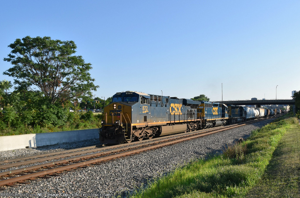 CSX 872