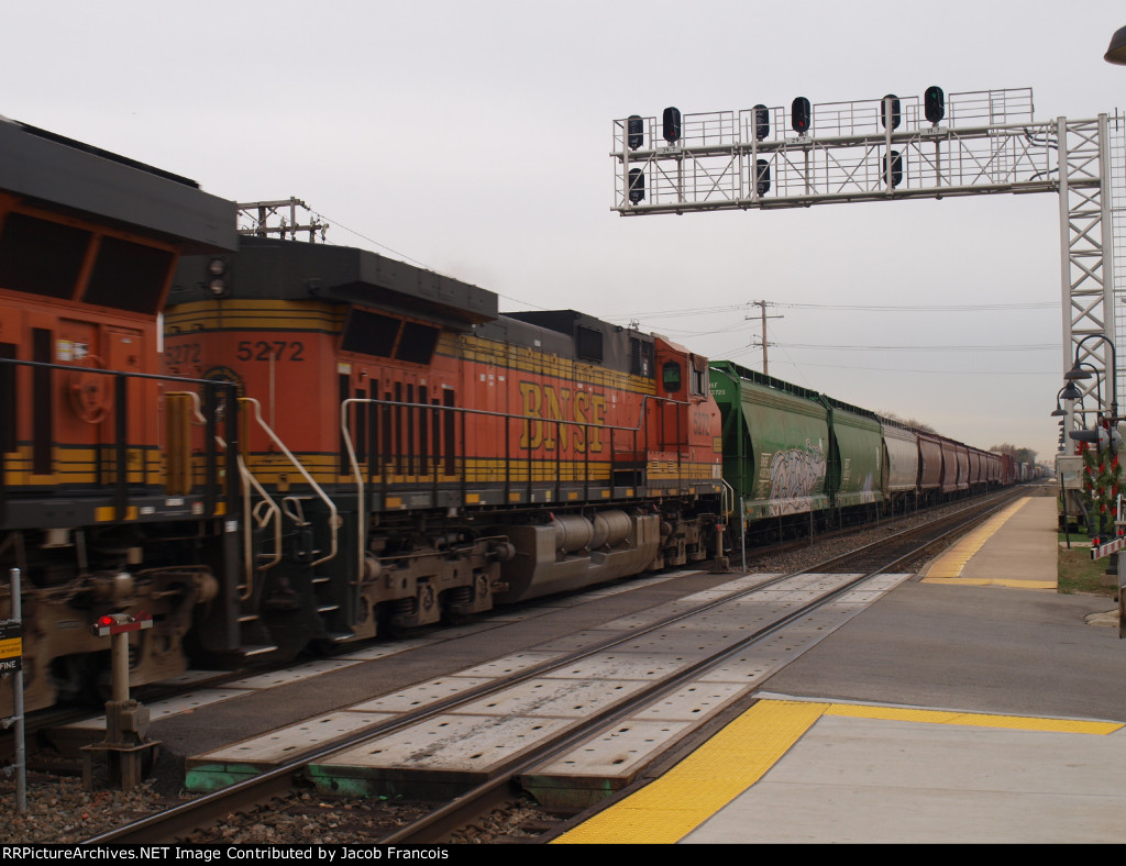 BNSF 5272