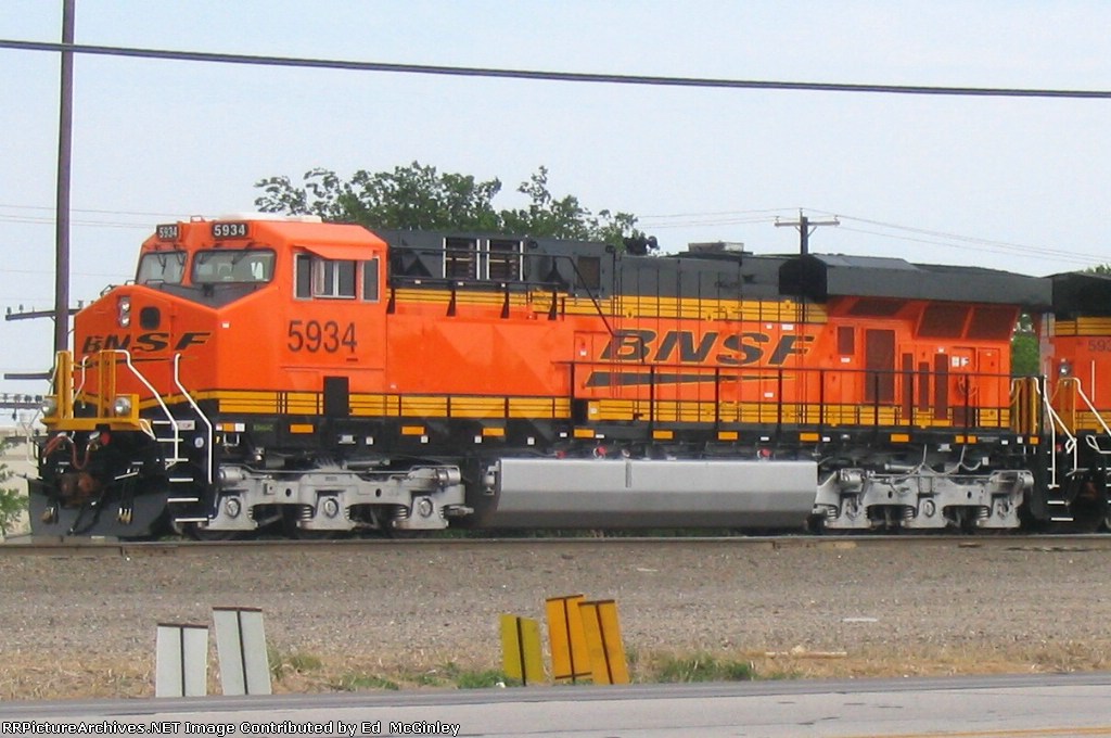 BNSF 5934