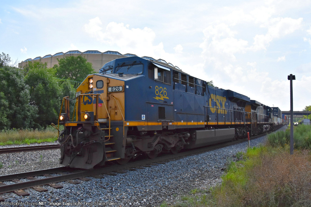 CSX 826