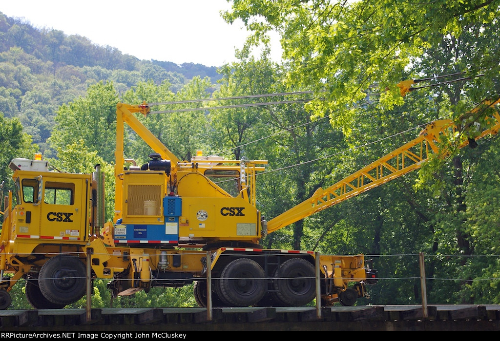 CSX Trac Crane working on the Shenandoah Sub
