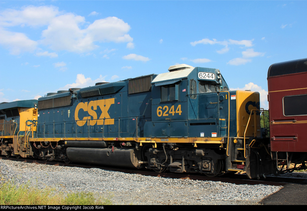 CSX GP40-2 6244