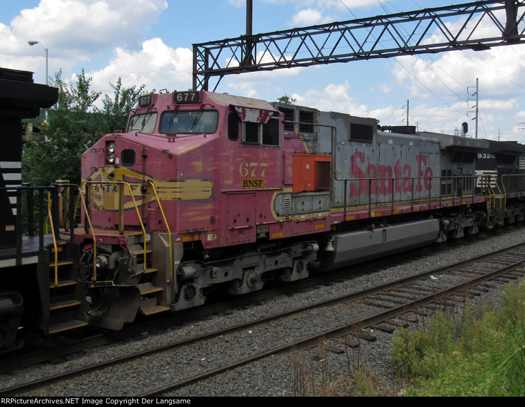 BNSF 677