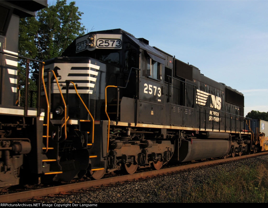 NS 2573