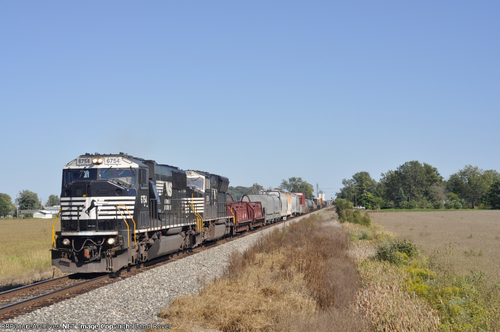 NS 6754 On NS 147 Westbound
