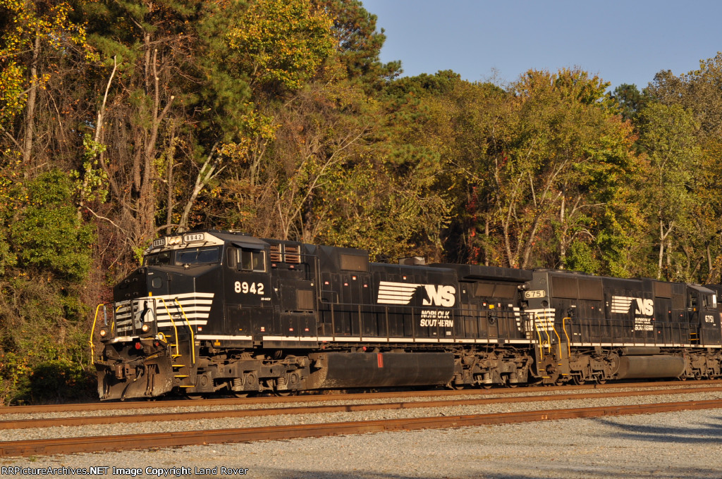 NS 8942 Northbound Out Of Inman