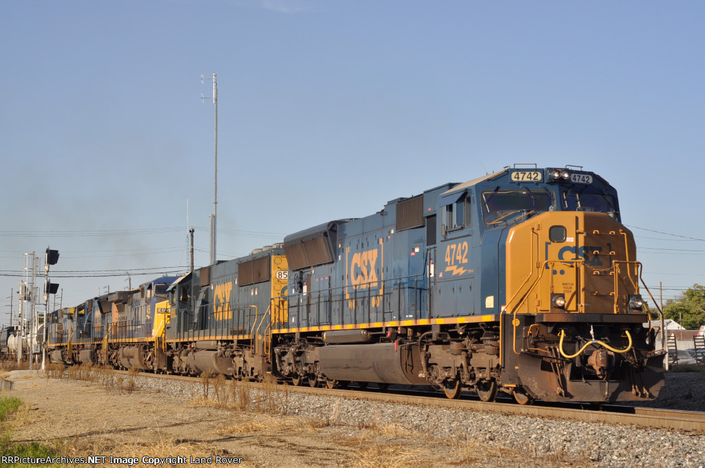 CSXT 4742 On CSX J 785 Eastbound