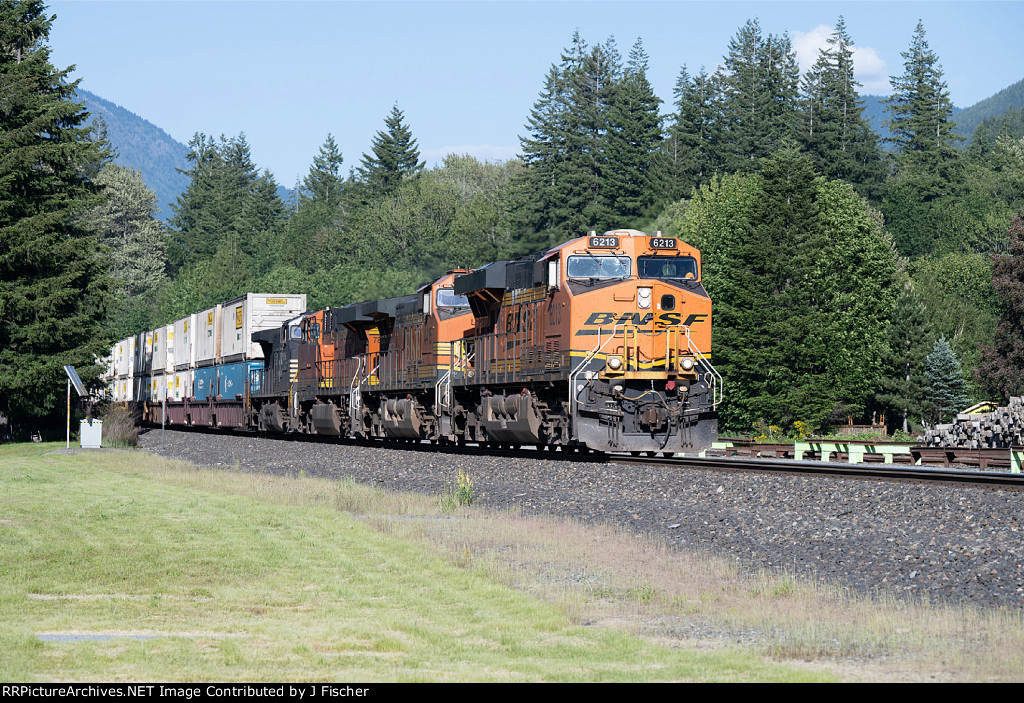 BNSF 6213