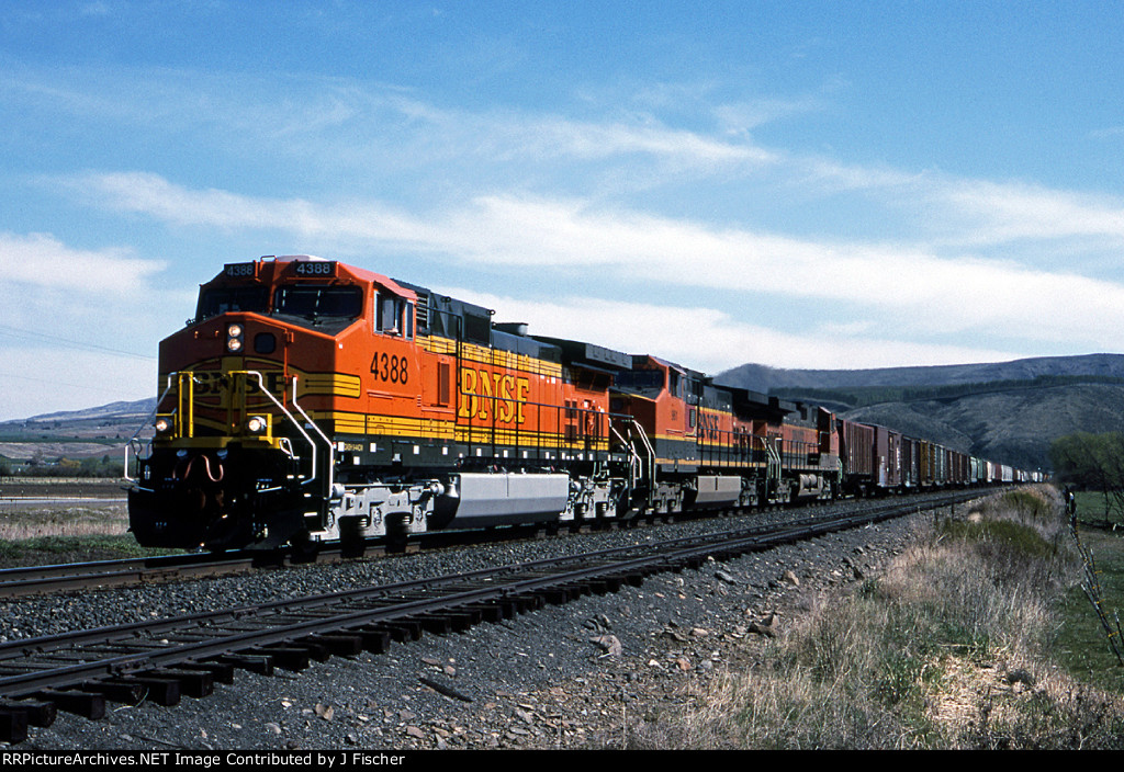 BNSF 4388