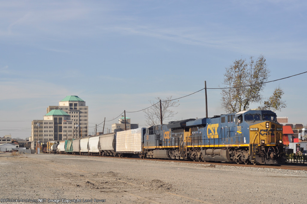 CSXT 703 On CSX Q 561 Eastbound