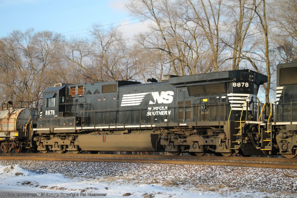 NS 8878