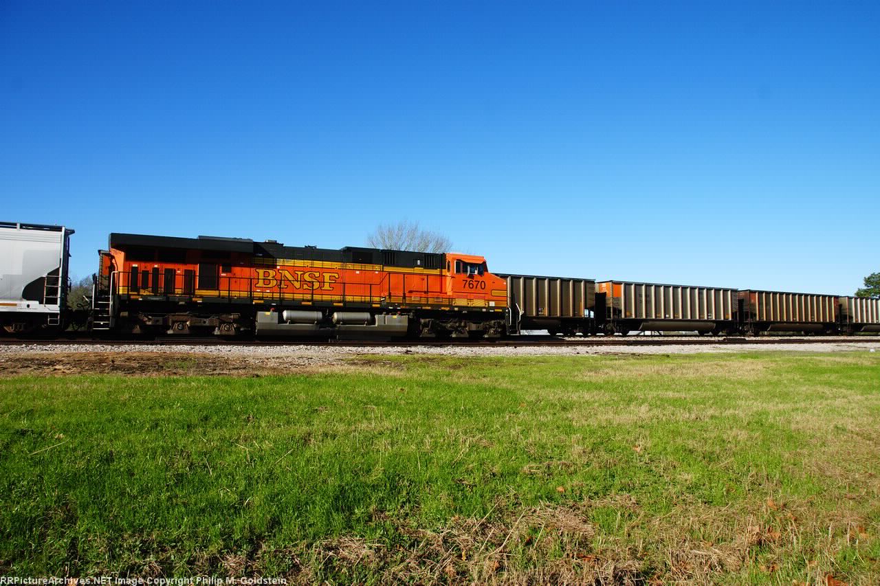 BNSF 7670