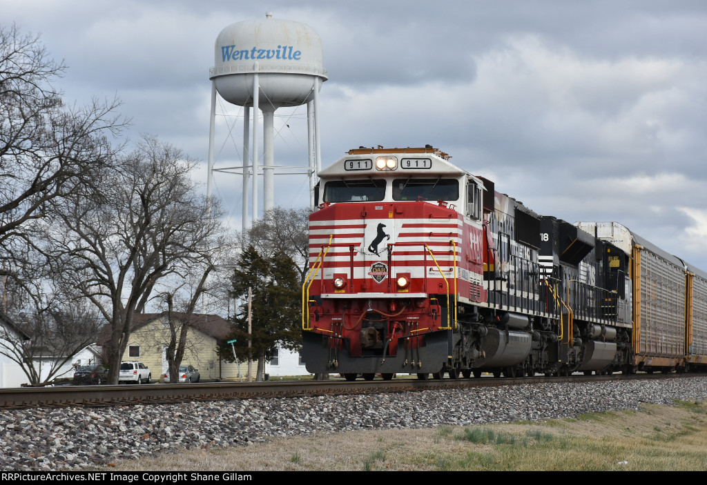 NS 911 leads ns 239 west through Wentzville