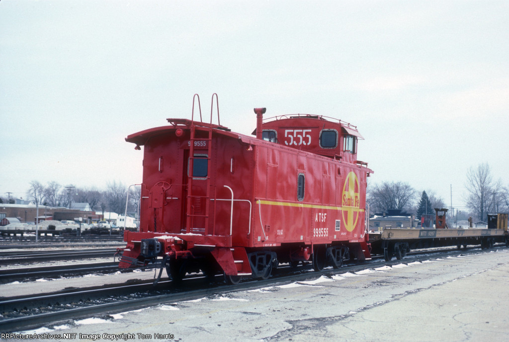 4. ATSF 3039