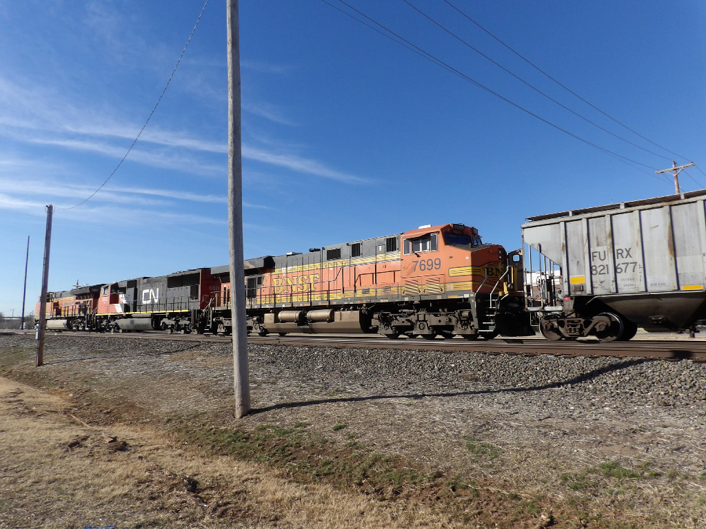 BNSF ES44DC 7699