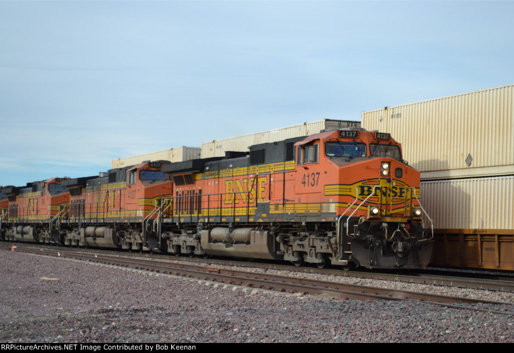 BNSF 4137