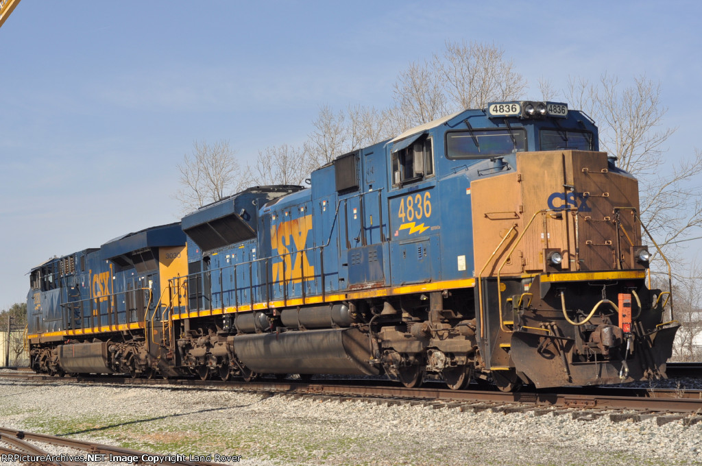 CSXT 4836 Looking For Work