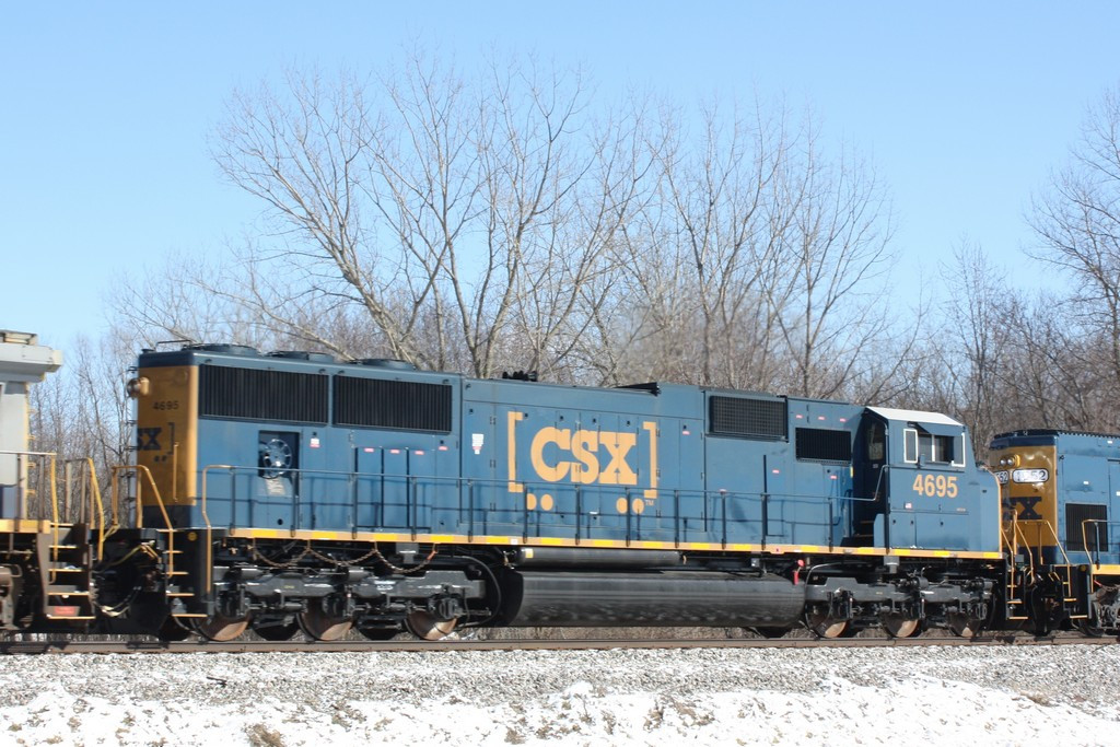 CSX 4695