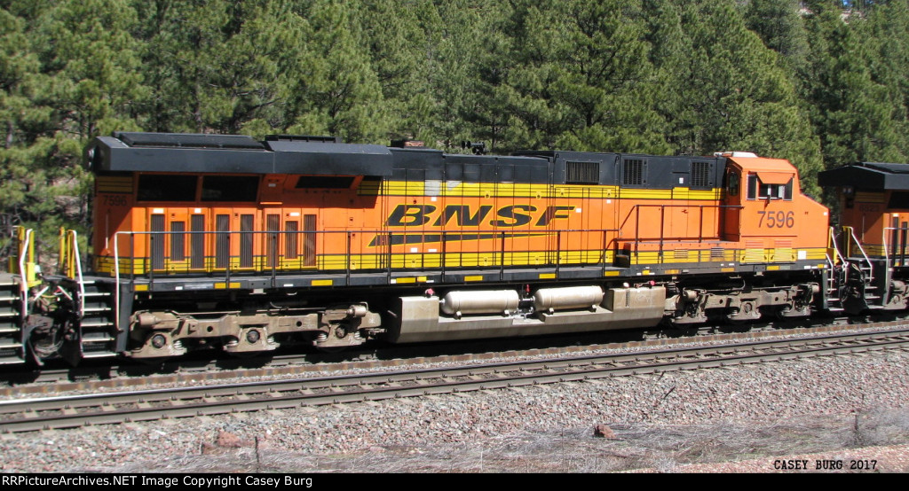 BNSF 7596