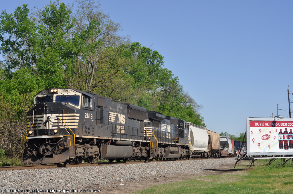 NS 2619 On NS 143 Eastbound