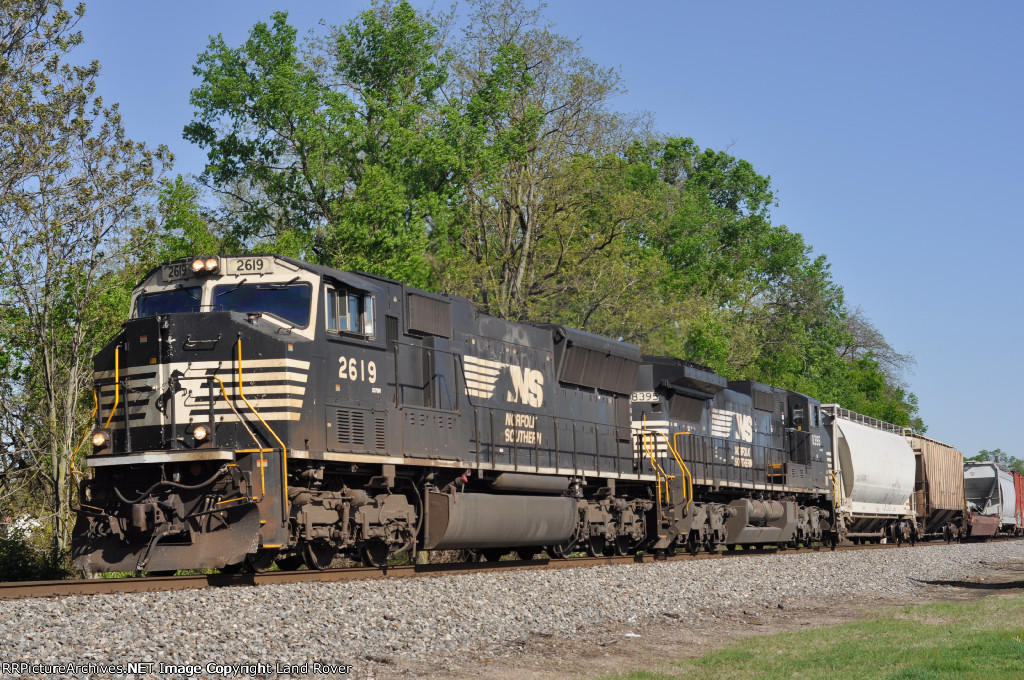 NS 2619 W / F On NS 143 Eastbound