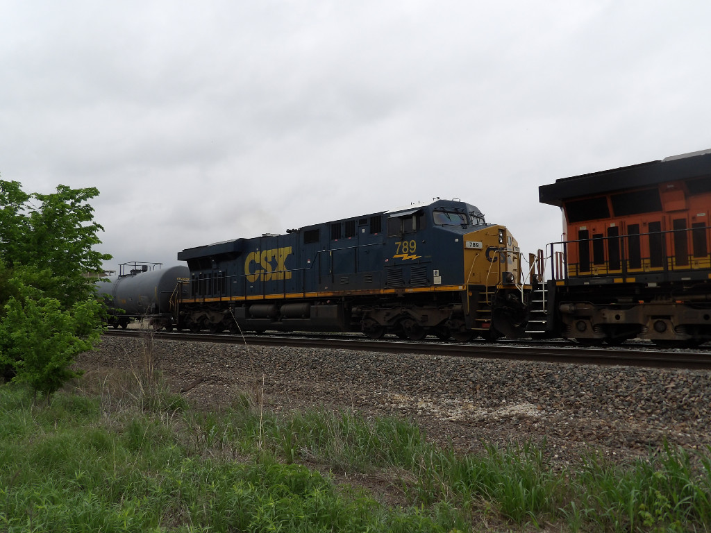 CSX ES44AH 789