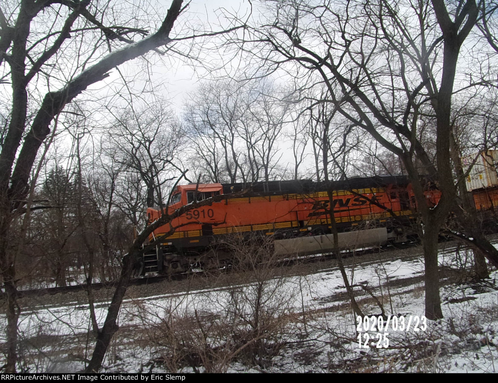 BNSF 5910