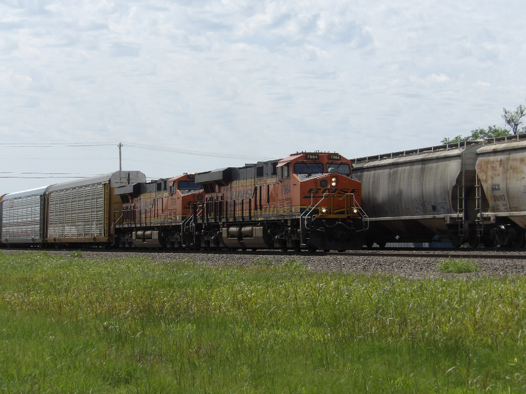 BNSF ES44C4 7964