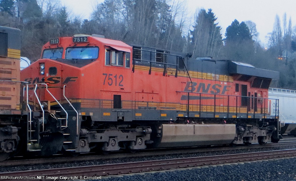 BNSF 7512