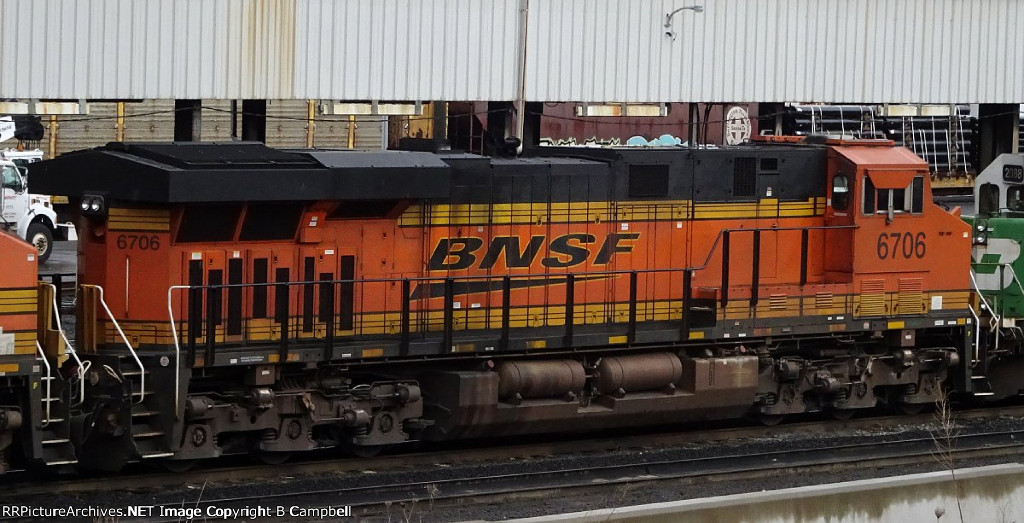 BNSF 6706