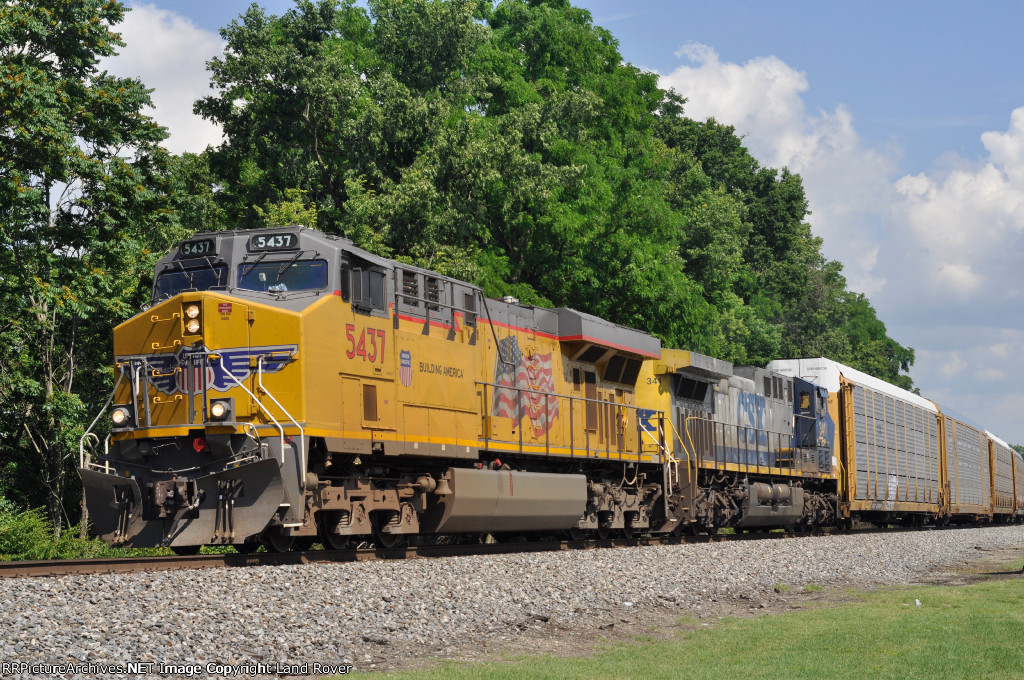 UP 5437 On CSX Q 217 Eastbound