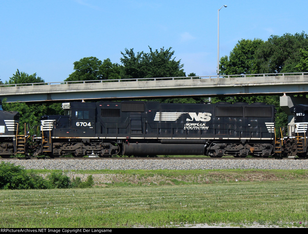 NS 6704