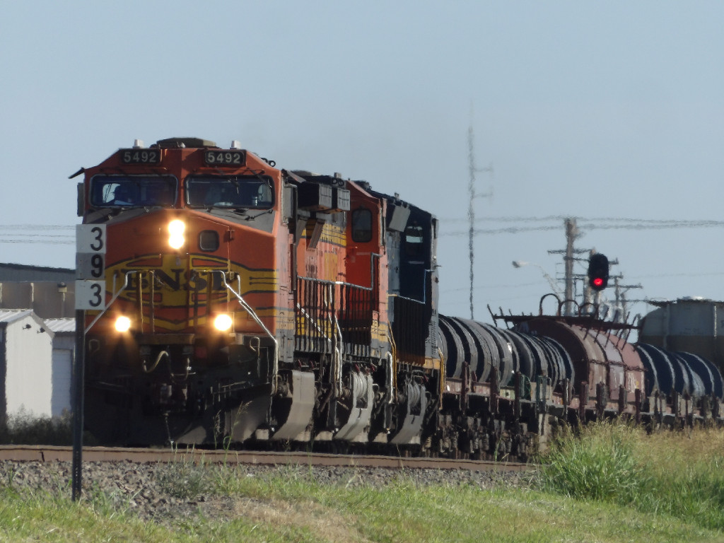 BNSF C44-9W 5492