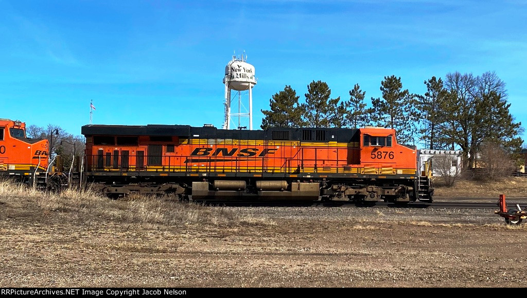 BNSF 5876